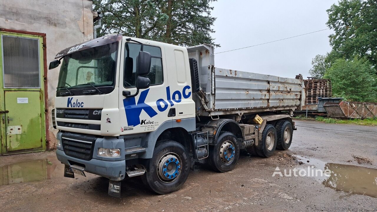 Prodaje se DAF CF 85.460 8X4 kamion s ravnom platformom na aukciji