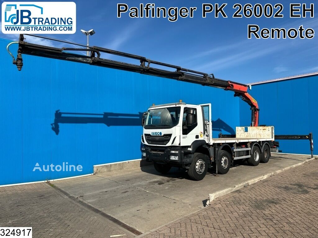 IVECO Trakker 8x4, EURO 6, Palfinger, Remote kamion s ravnom platformom