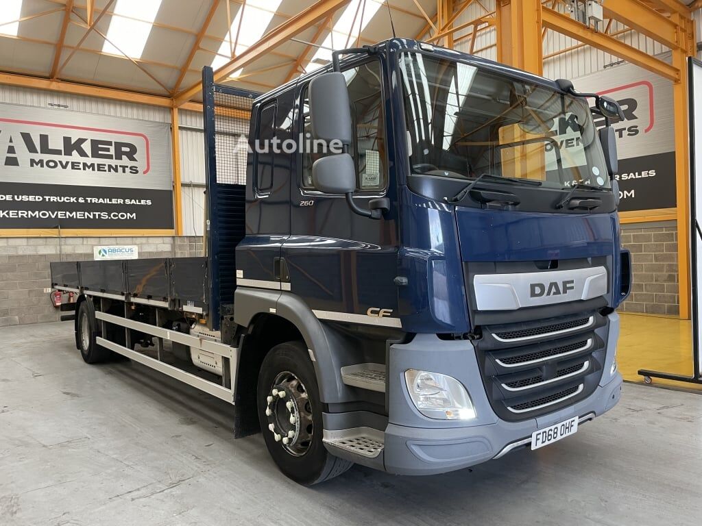 DAF CF260 kamion s ravnom platformom