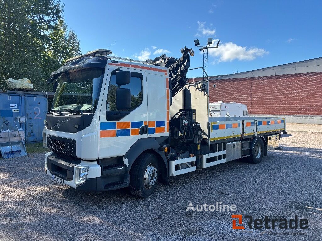 Prodaje se Volvo FL 42 R kamion s ravnom platformom na aukciji