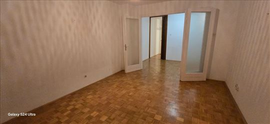 Čukarička padina-useljiv 2.5 polunamešten stan