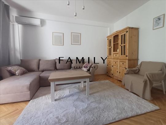 Izdaje se dvosoban stan, Bulevar Oslobođenja, 41m2