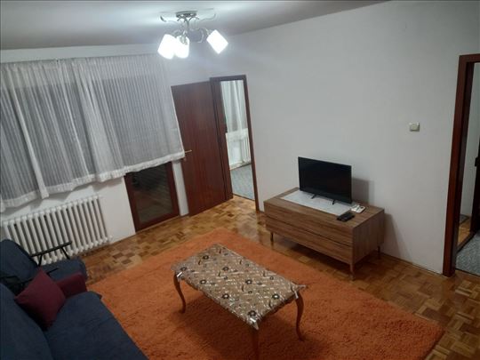Izdaje se stan kod Velikog parka