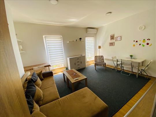 Na odličnoj lokaciji, novogradnja , 30m2, namešten