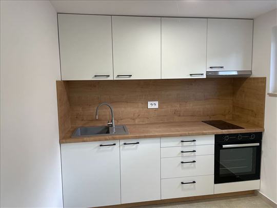 Nov jednoiposoban stan-polunamešten 30m2-Telep 300