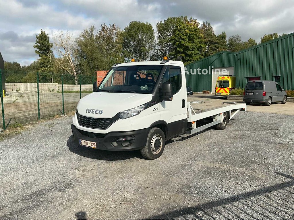Prodaje se IVECO Daily 35S18 šlep auto na aukciji
