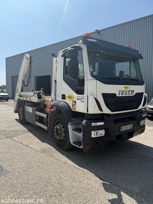 Prodaje se IVECO 190S27 podizač kontejnera na aukciji