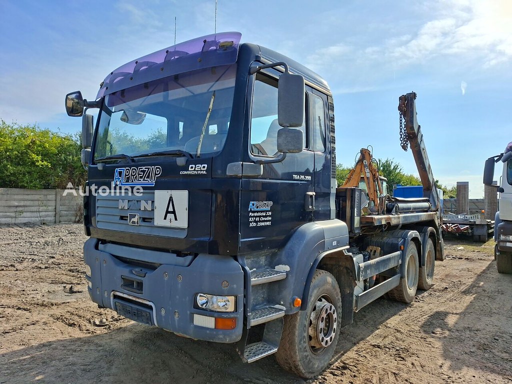 Prodaje se MAN TGA 26.390 6X4 BB podizač kontejnera na aukciji