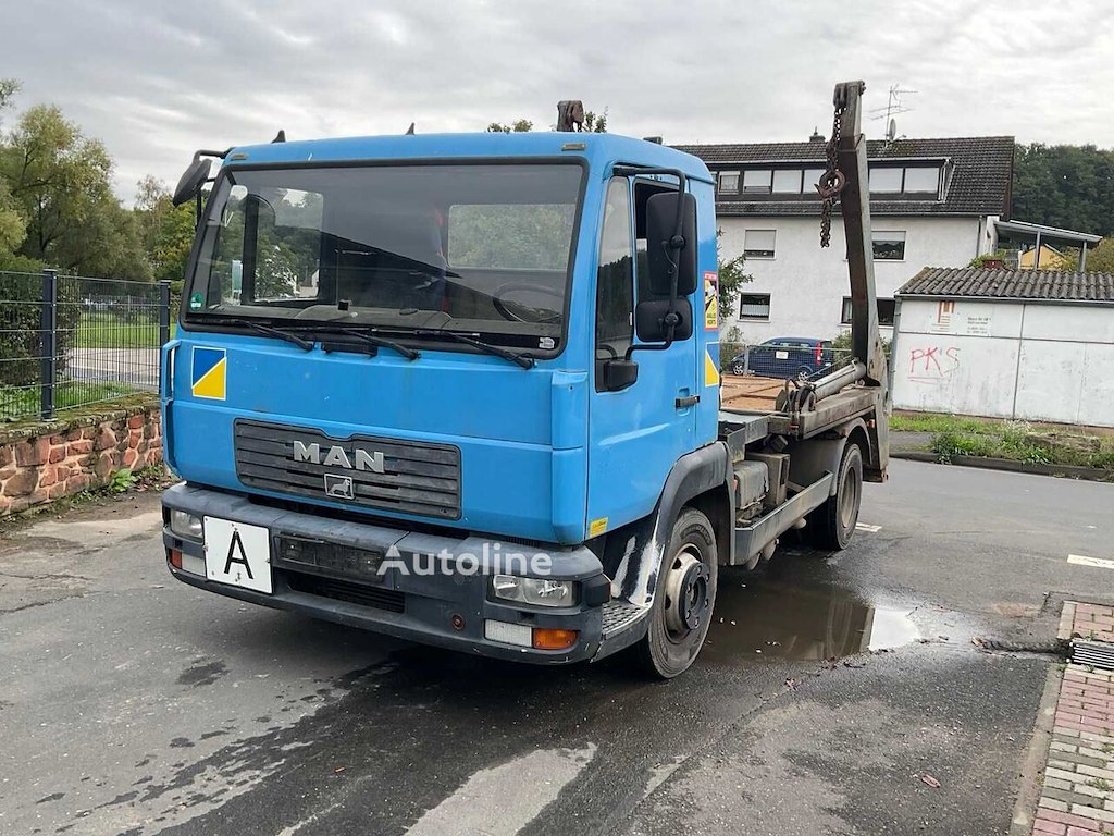 Prodaje se MAN LC 220 E podizač kontejnera na aukciji