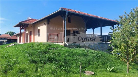 Kuća sa vinskim podrumom