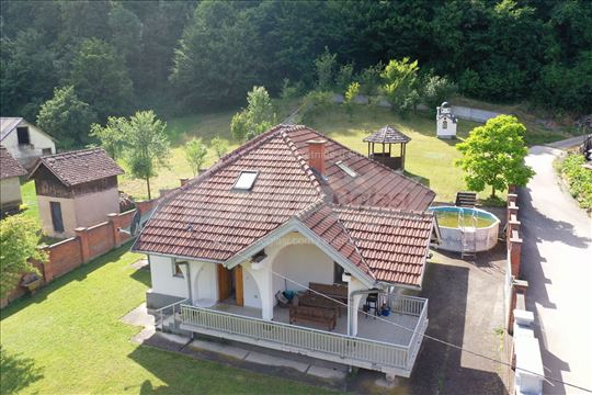 Vikendica pored Drine na prodaju
