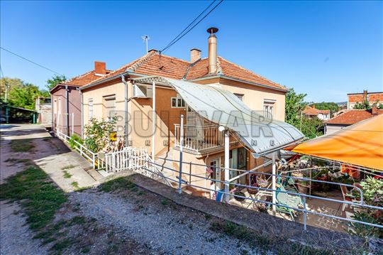 Kuća na Paliluli, Apelovac, 188m2, plac 3a