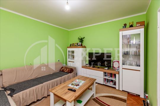 Kuća na Mramorskom brdu, 94 m2, plac 10 ari
