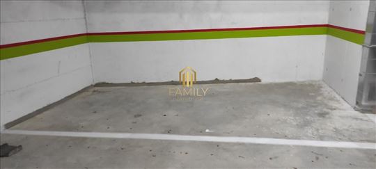 Garažna parking mesta, idealna i za investiciju -