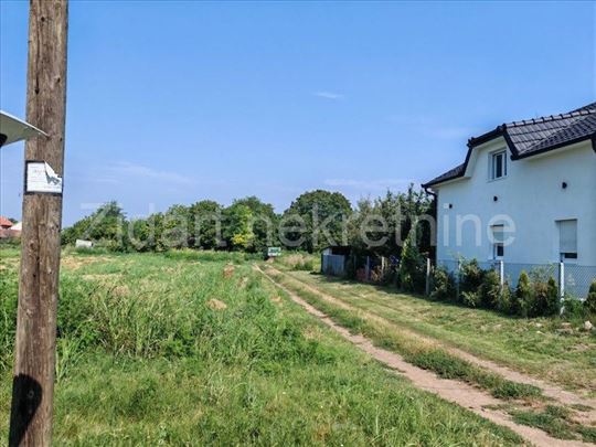 Beograd, Batajnica, Zemljište, 18,00ar