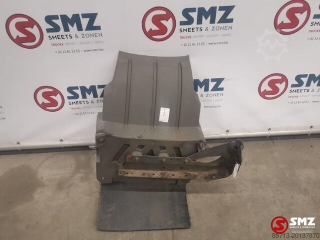 Fender
Mercedes Occ Spatbord links Mercedes Atego