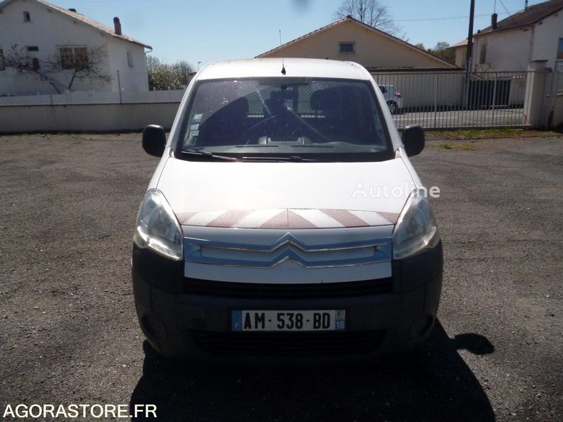 Prodaje se Citroen BERLINGO laki furgon na aukciji