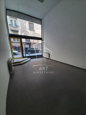 Đeram, lokal sa izlogom, mereno 31m2 ID#12415