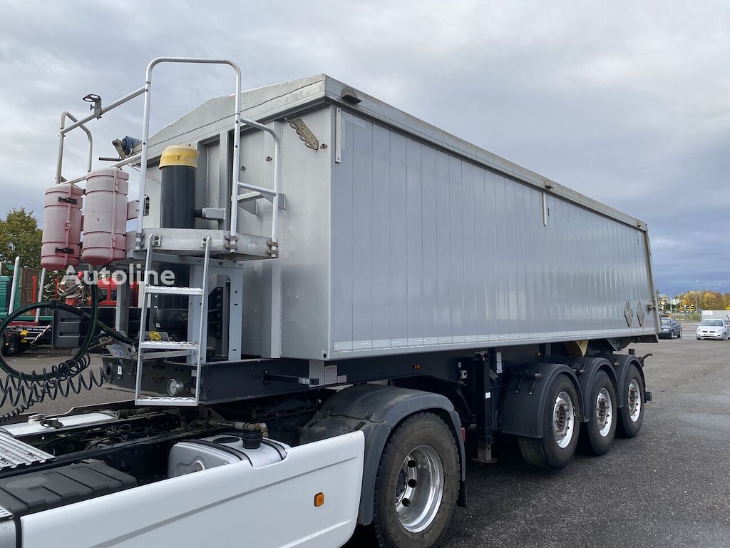 Langendorf SKA 30m3 5380kg TÁRCSAFÉK EMELHETŐ TENGELY ALU TOP poluprikolica kipera