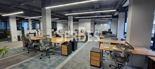 Lux poslovni prostor 774m2 na Bulevaru Oslobodjenj