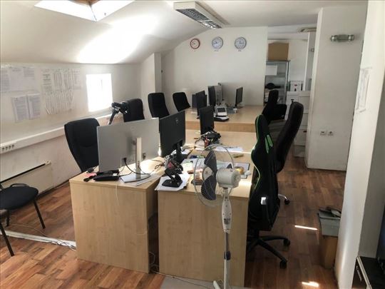 Odličan poslovni prostor 230m2 - Blok 63 (IT, Call