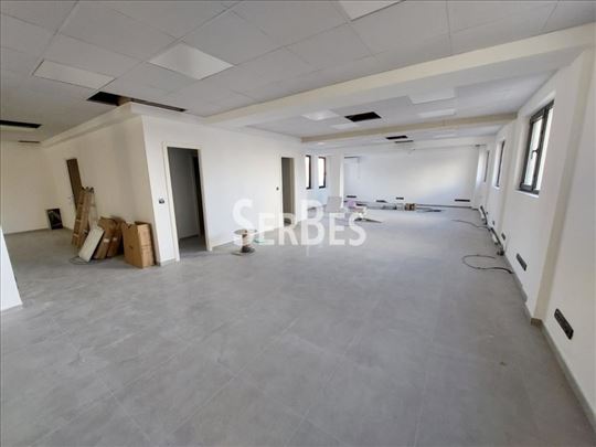 Nov poslovni prostor 250m2 na Bulevaru Oslobođenja