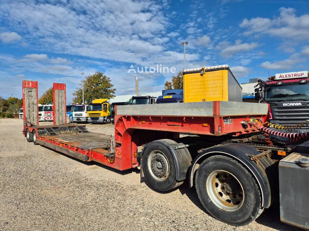 Nooteboom Machine trailer W/ extendable bed & Hyd Ramps poluprikolica sa niskom platformom