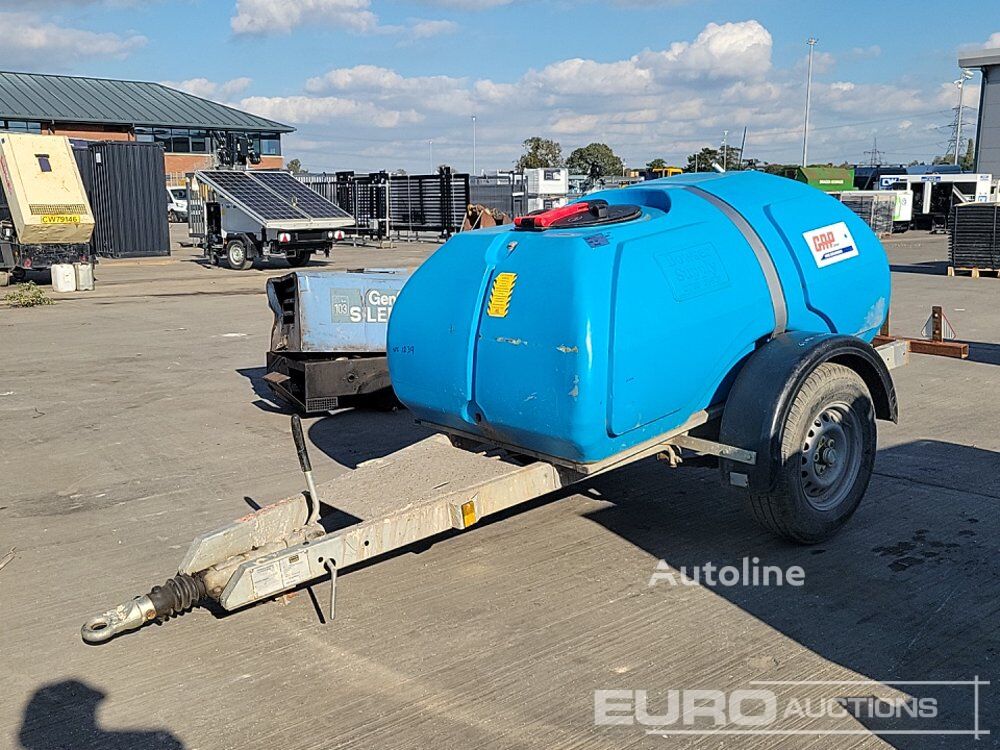 Prodaje se Bowser Supply prikolicu cisternu za vodu na aukciji