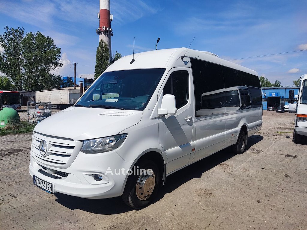 Mercedes-Benz Sprinter prigradski autobus