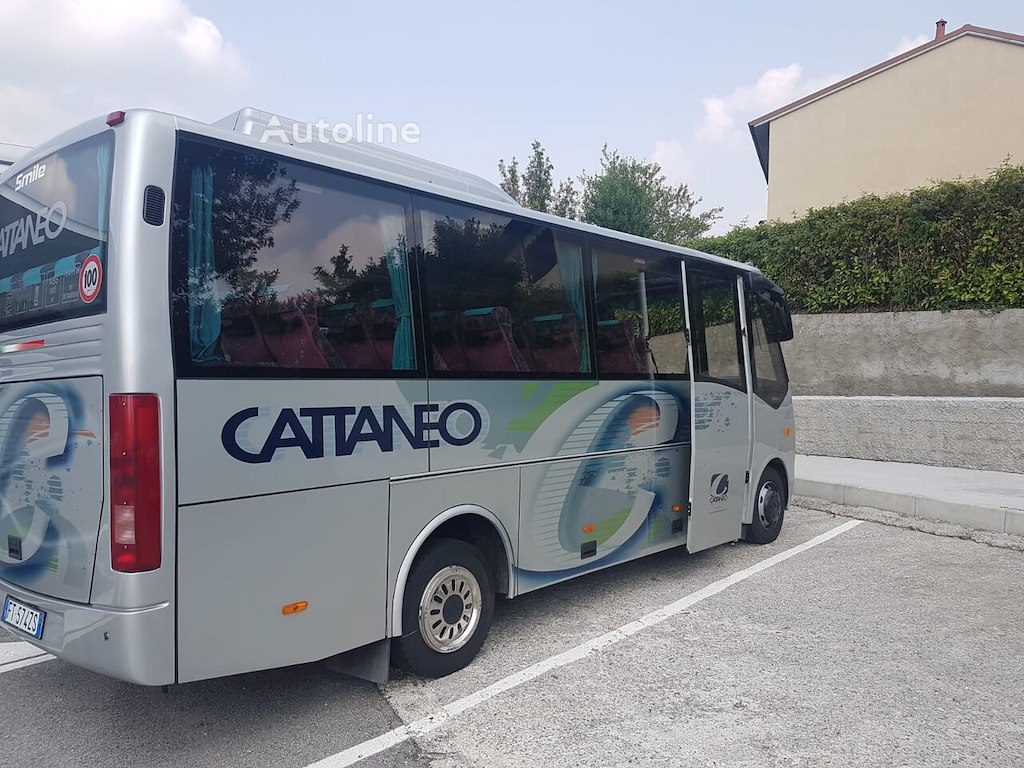 Mercedes-Benz smile new car prigradski autobus