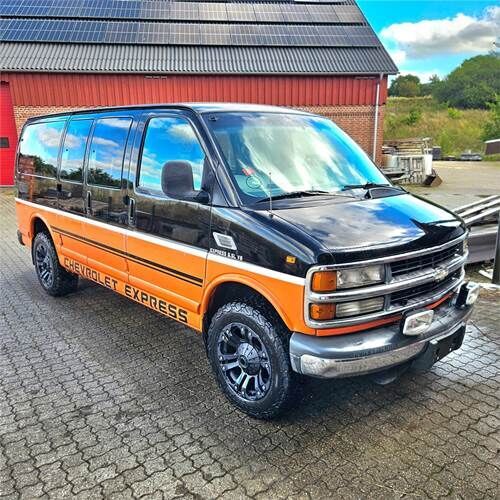 Prodaje se Chevrolet Express Van 2500 putnički minibus na aukciji