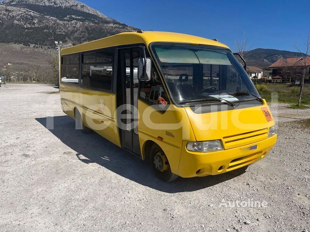 Prodaje se IVECO Cacciamali školski autobus na aukciji