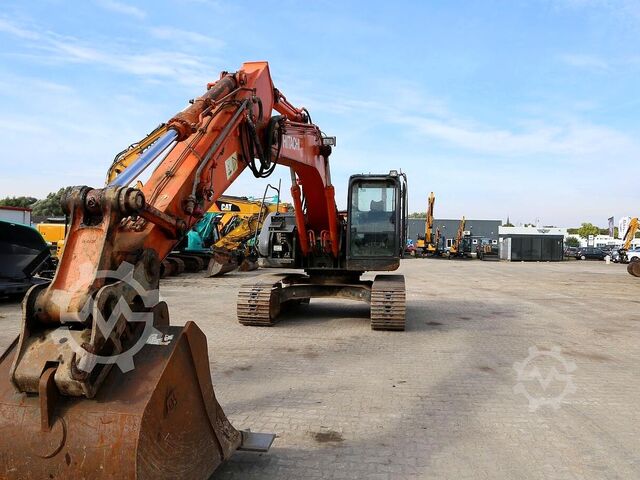 Bager za puzanje
Hitachi ZX 225