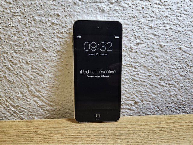Original Apple iPod Touch 5 5. generacije A1421 32GB Ye