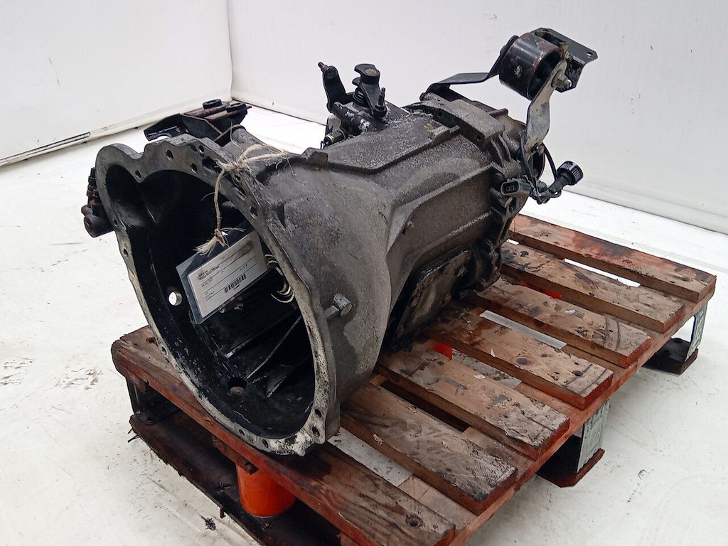 RE2217-01 menjač za Nissan CABSTAR (F22, H40) | 82 - 93 kamiona