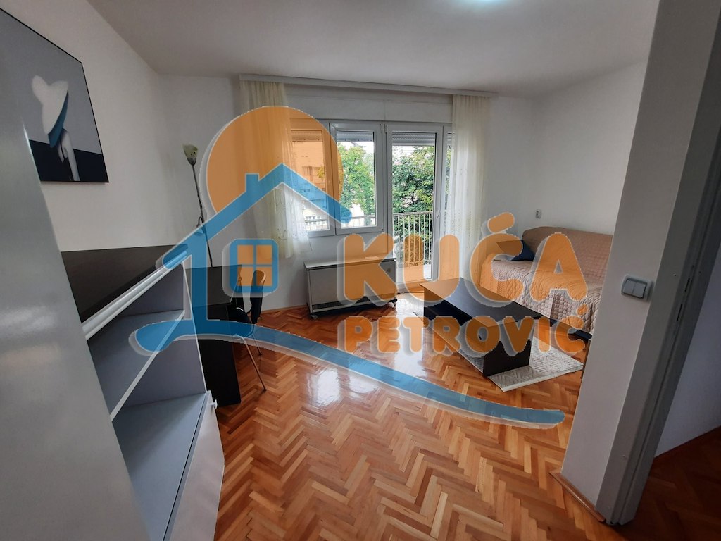 Dvosoban stan, 52 m2, Medicinski fakultet, Rentgenova ID: i-014946