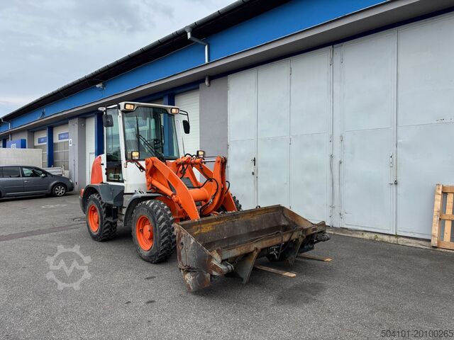 Točkaš utovarivač / Viljuška / Kašika / 4,9T
Liebherr L 506 Compact