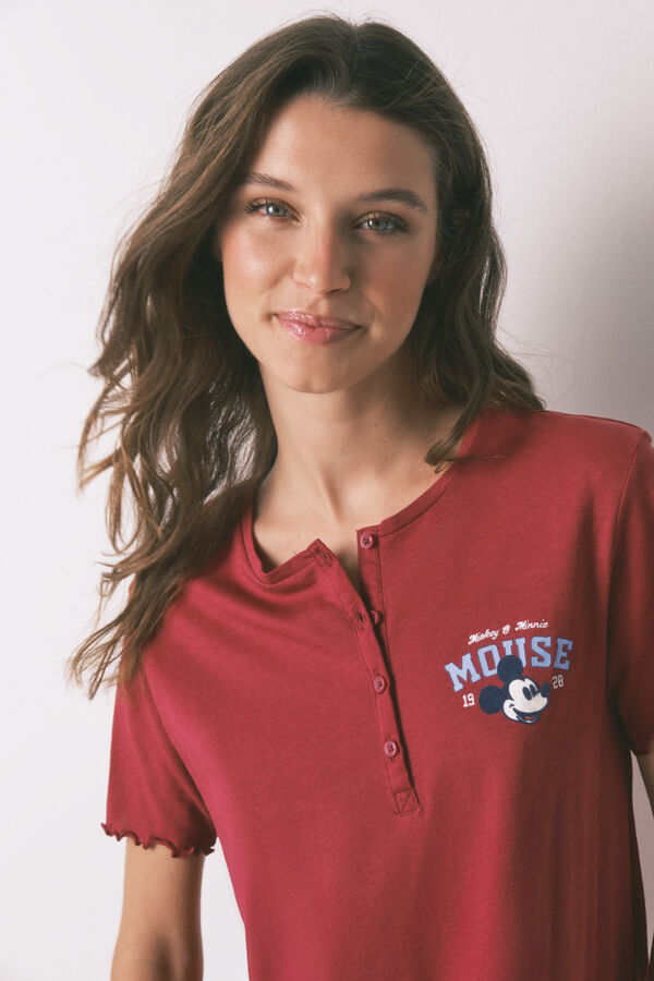 Roter kurzer Pyjama