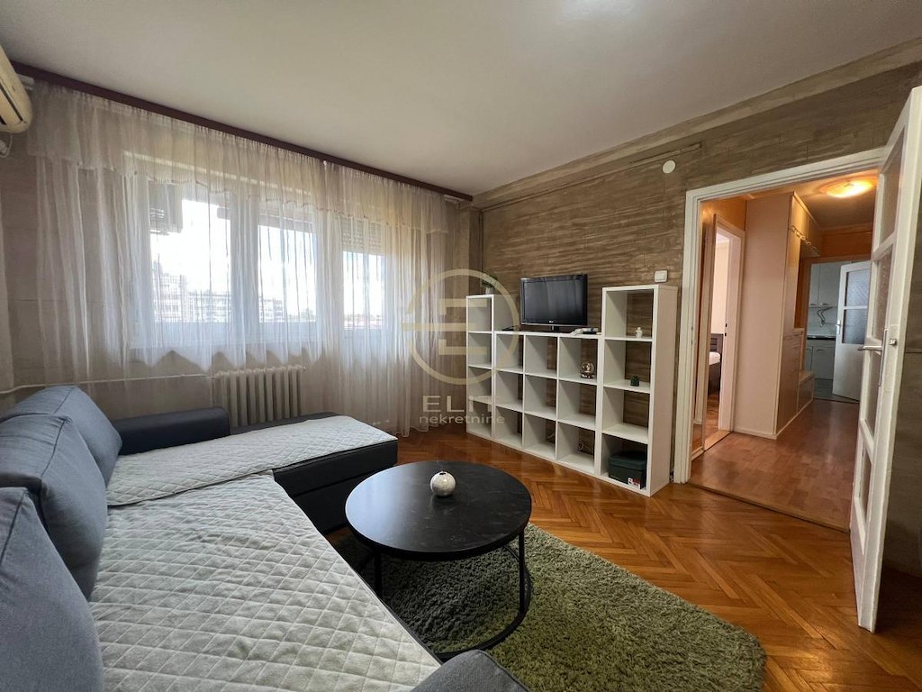 Renoviran Dvosoban, 58m2, Bulevar Oslobođenja