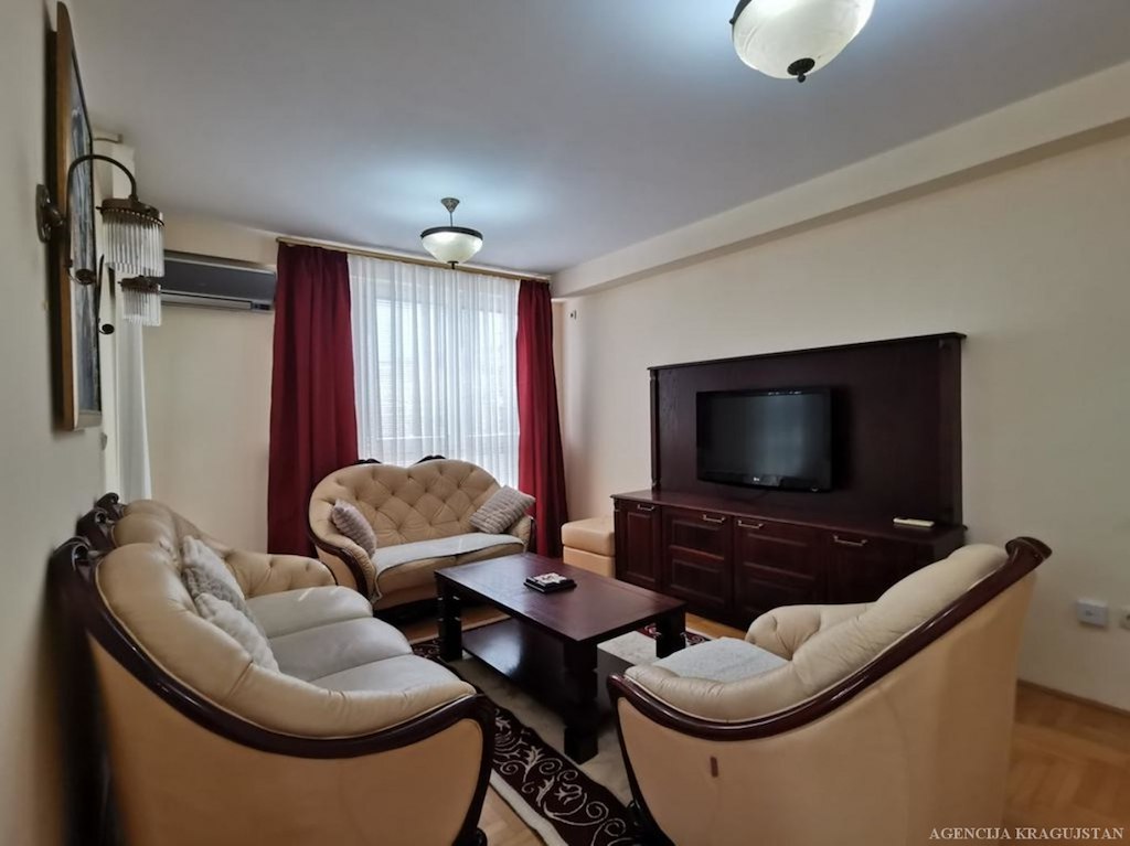 Izdavanje, Stan, 77m2 , Bubanj