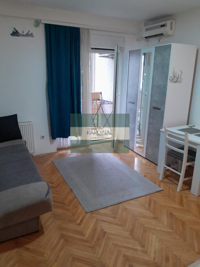 Kompletno namešten stan u novogradnji