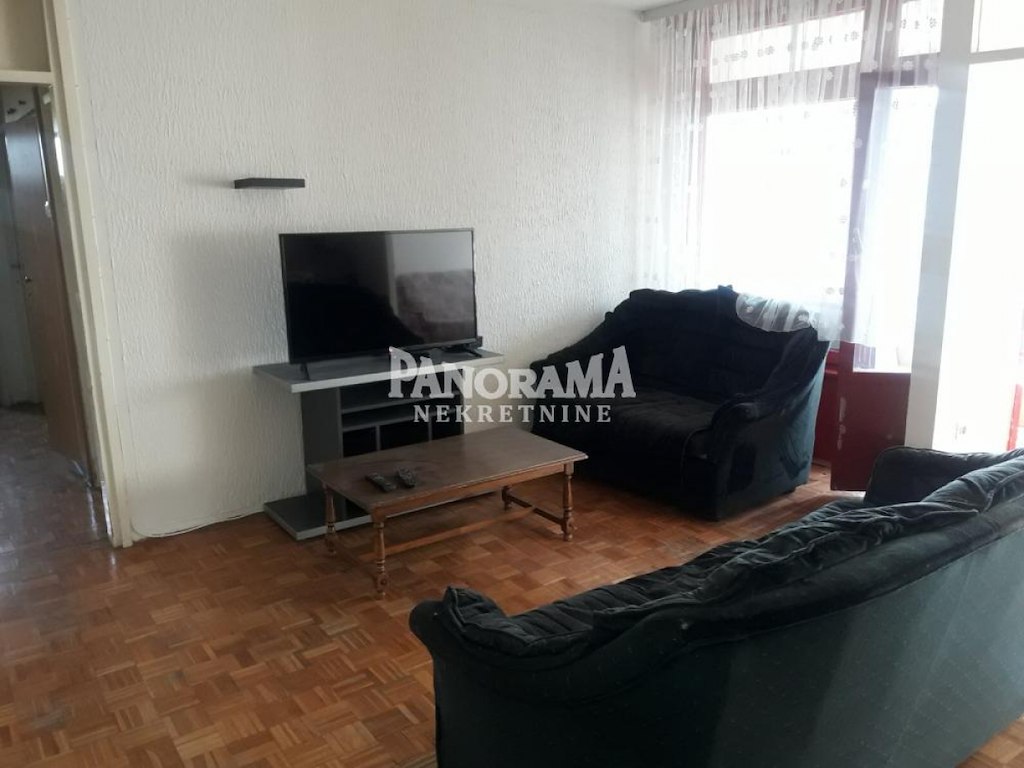 Izdaje se na Banjici trosoban namešten i odmah useljiv stan ID#3272