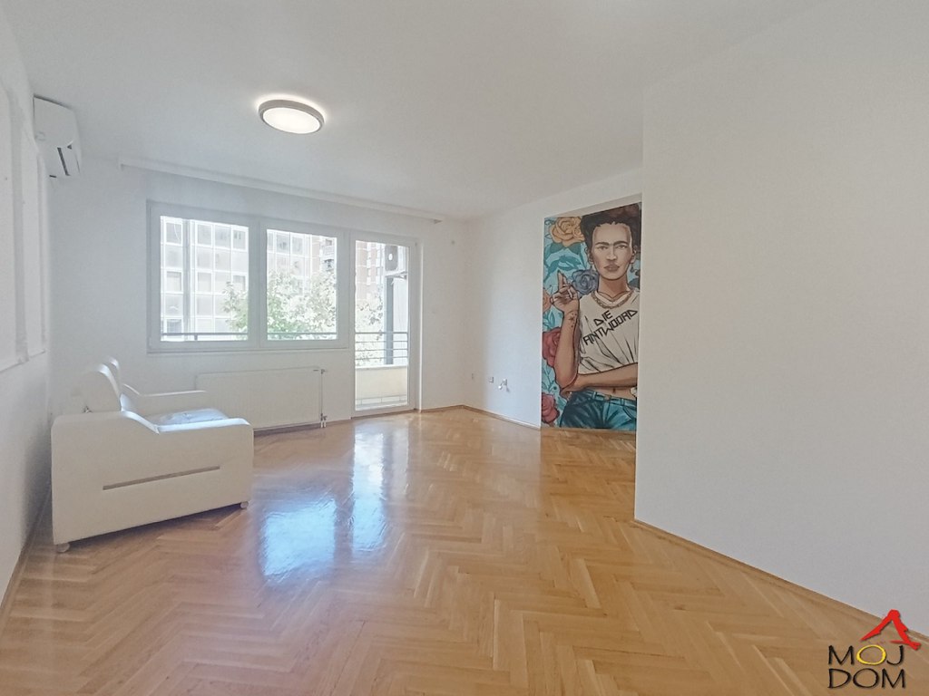 NOVI SAD - BULEVAR - IZDAVANJE NEKRETNINA - 70 m2 - 650€