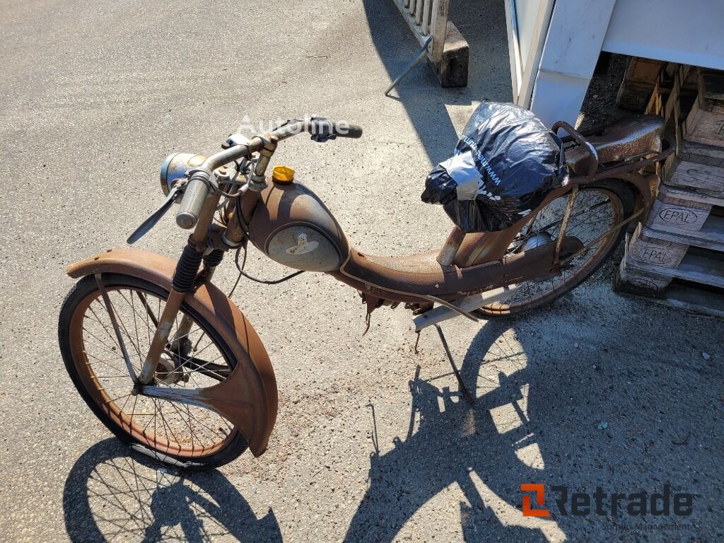 Prodaje se Moped veteran Monark na aukciji