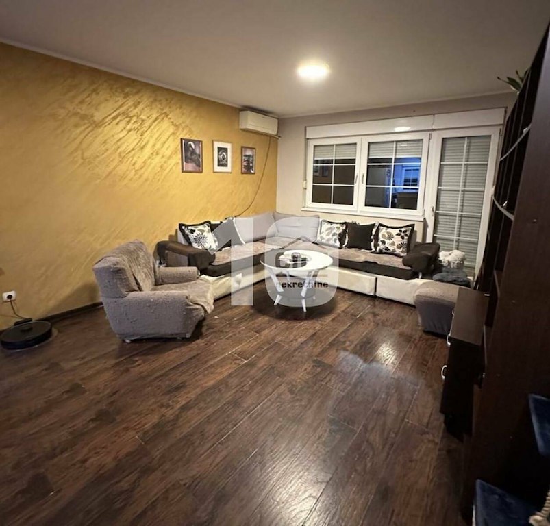 Centar Pančeva, 4, 0, 93m2 i terasa 10m2 ID#1556