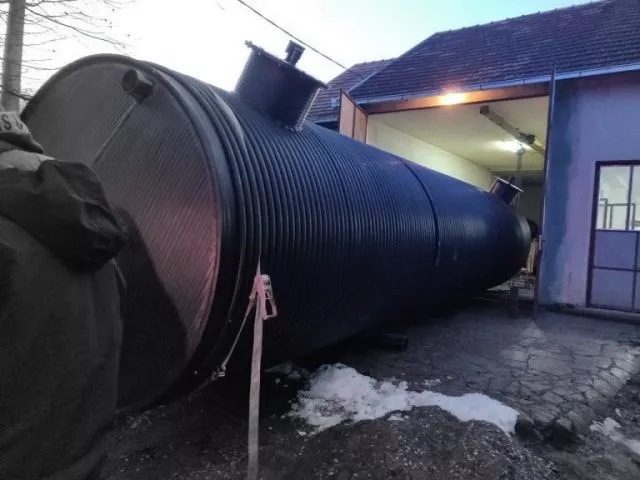 PLASTIČNE SEPTIČKE JAME 8000L Ø 1600 X 4000 MM