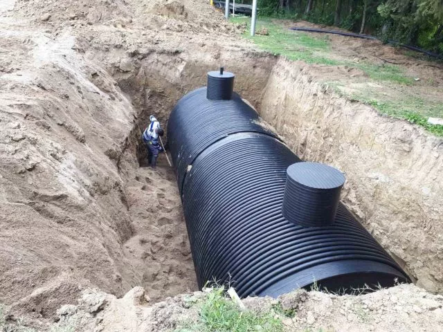 PLASTIČNE SEPTIČKE JAME 5000L Ø 1600 X 2500 MM