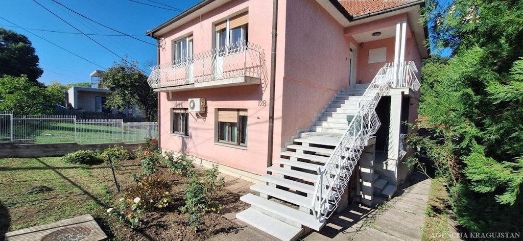 Izdavanje, Kuća, 90m2 , Erdoglija