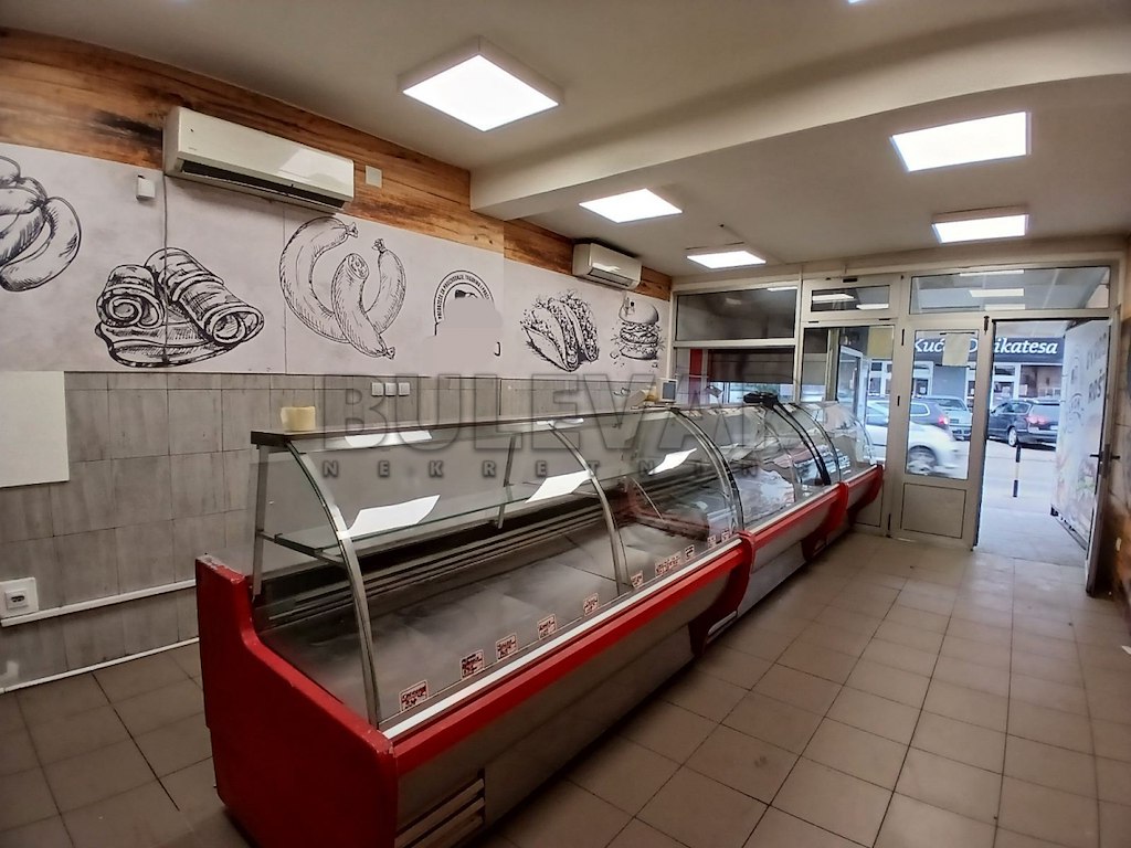 Izdaje se opremljen poslovni prostor za mesaru sa roštiljem, 53m2