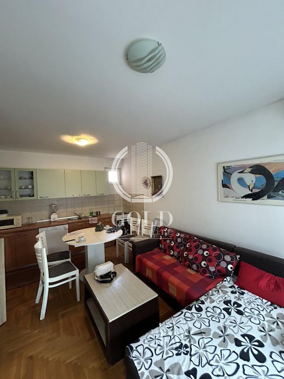 Prodaja stana Novi Sad-Petrovaradin, Četvorosoban-82m2 ID#10747